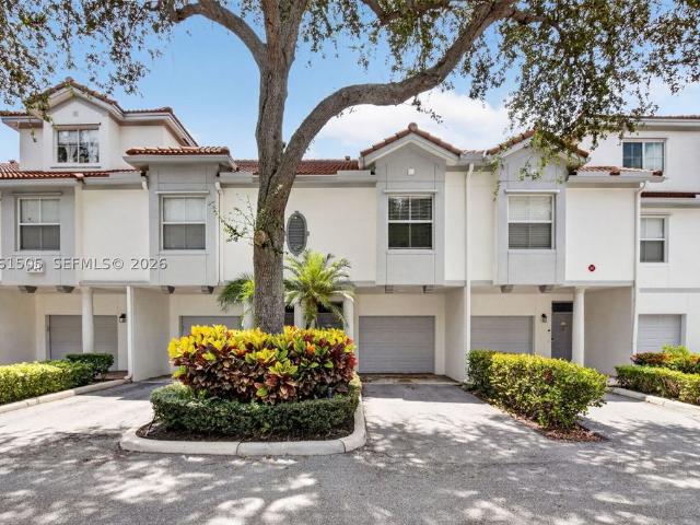 Luxury apartment complex for rent in Delray Beach, Florida