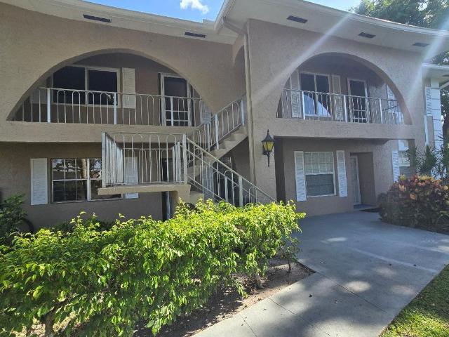 Luxury apartment complex for rent in Delray Beach, Florida