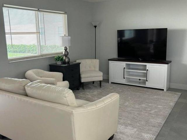 Luxury apartment complex for rent in Delray Beach, Florida