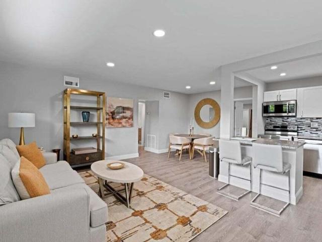 Luxury apartment complex for rent in Delray Beach, Florida