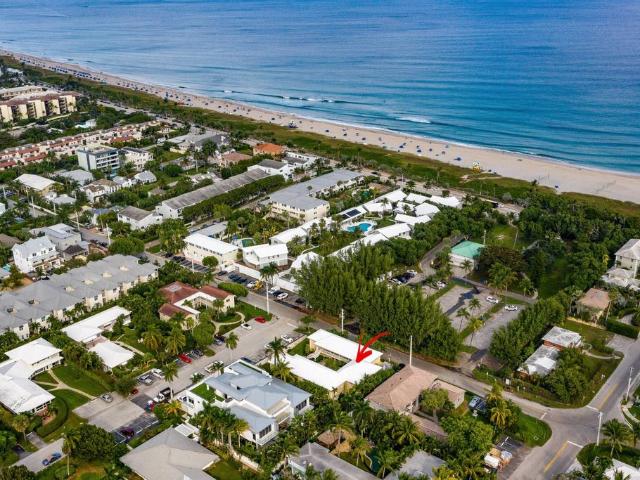 Luxury apartment complex for rent in Delray Beach, Florida
