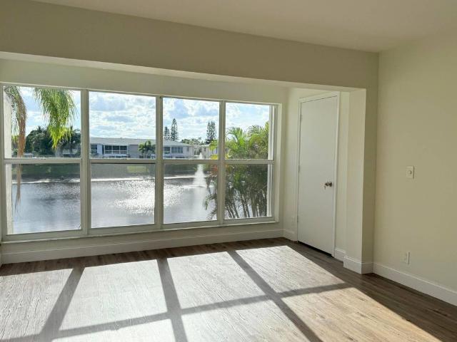 Luxury apartment complex for rent in Delray Beach, Florida