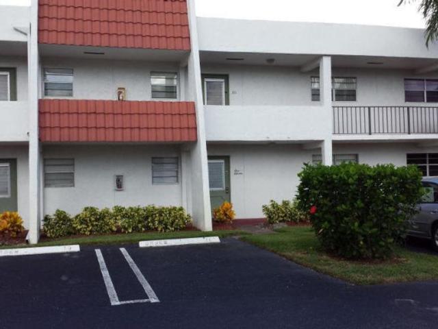 Luxury apartment complex for rent in Delray Beach, Florida