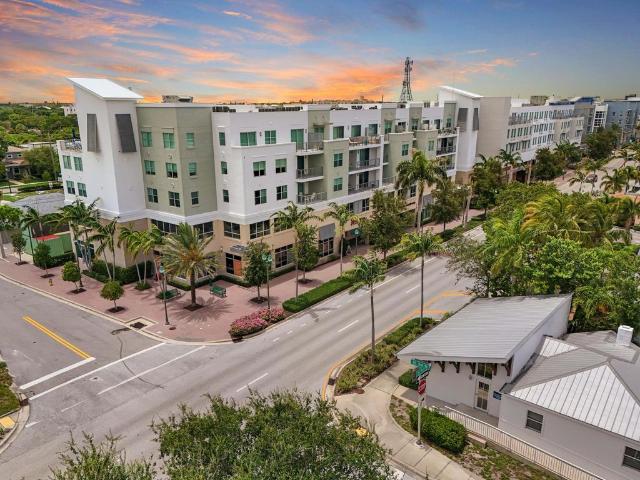 Luxury apartment complex for rent in Delray Beach, Florida
