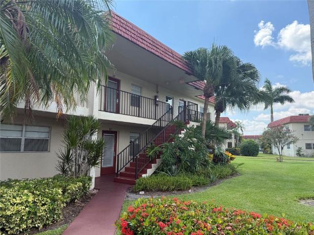 Luxury apartment complex for rent in Delray Beach, Florida