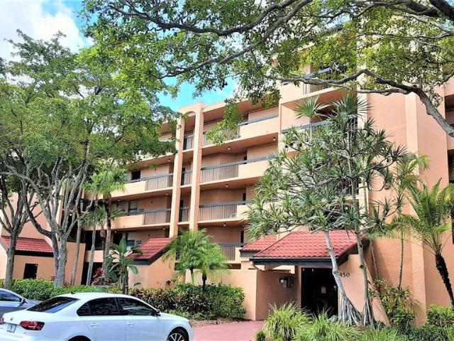 Luxury apartment complex for rent in Delray Beach, Florida