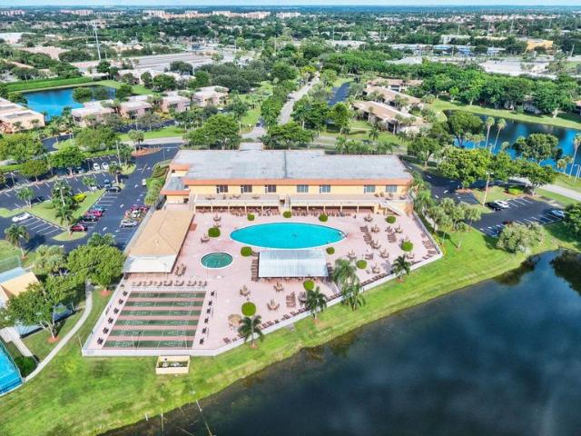Luxury apartment complex for rent in Delray Beach, Florida