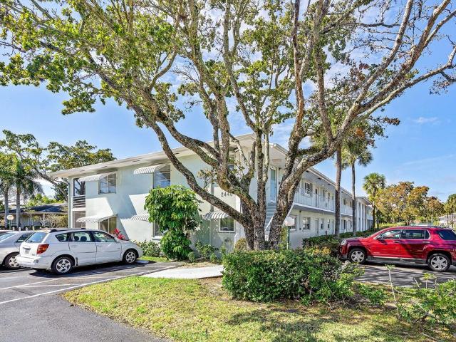 Luxury apartment complex for rent in Delray Beach, Florida