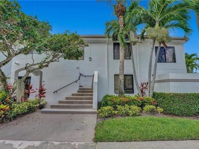 Luxury apartment complex for rent in Delray Beach, Florida