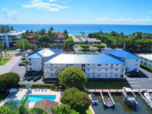 Luxury apartment complex for rent in Delray Beach, Florida