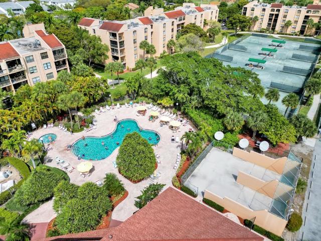 Luxury apartment complex for rent in Delray Beach, Florida