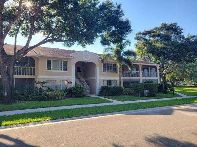 Luxury apartment complex for rent in Delray Beach, Florida