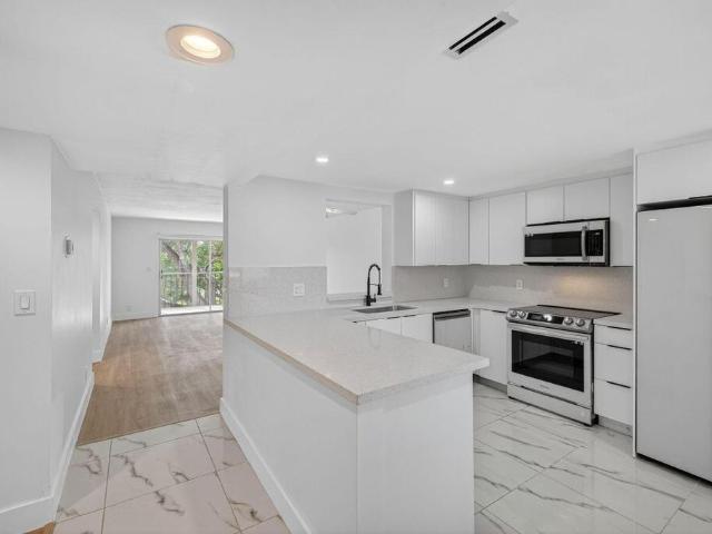 Luxury apartment complex for rent in Delray Beach, United States