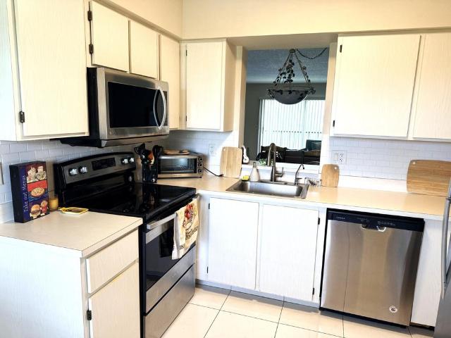 Luxury apartment complex for rent in Delray Beach, Florida