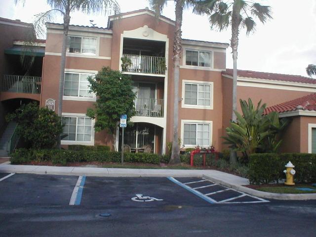 Luxury apartment complex for rent in Delray Beach, Florida