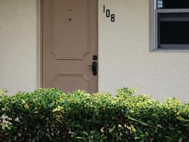 Luxury apartment complex for rent in Delray Beach, Florida