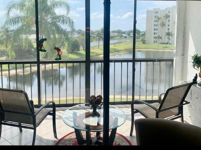 Luxury apartment complex for rent in Delray Beach, Florida