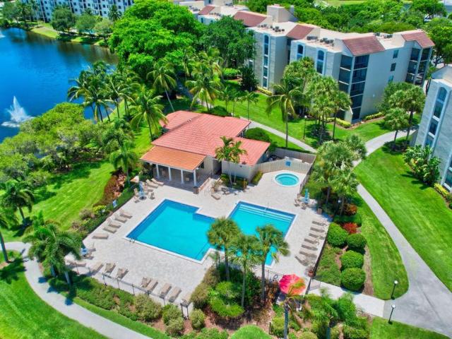 Luxury apartment complex for rent in Delray Beach, Florida