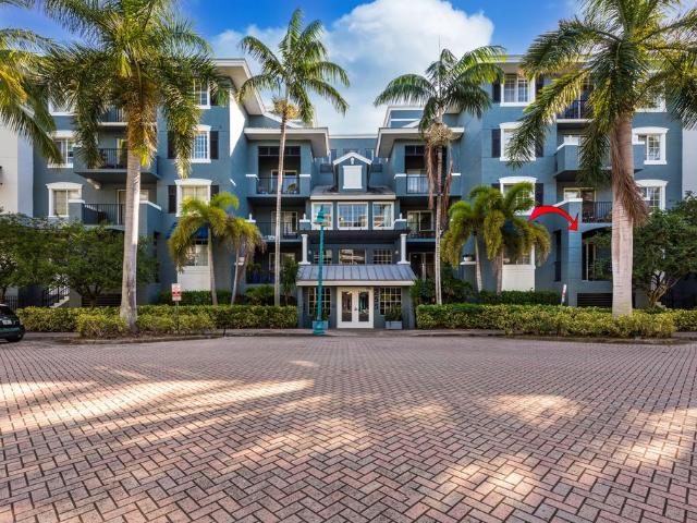 Luxury apartment complex for rent in Delray Beach, Florida