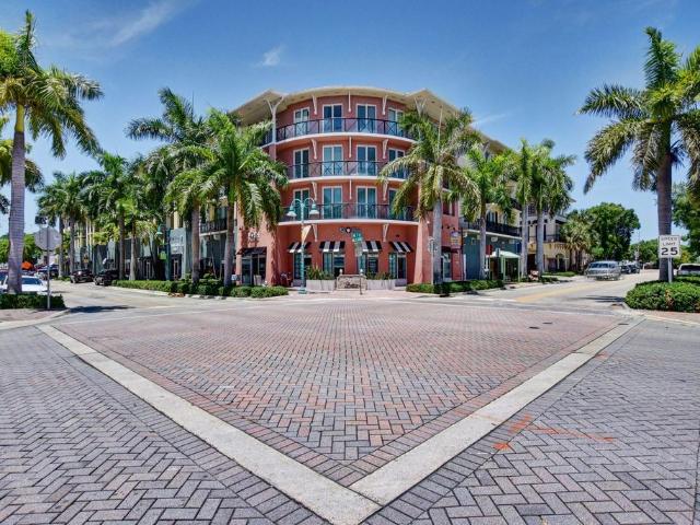 Luxury apartment complex for rent in Delray Beach, Florida