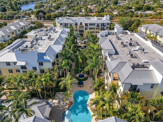 Luxury apartment complex for rent in Delray Beach, Florida