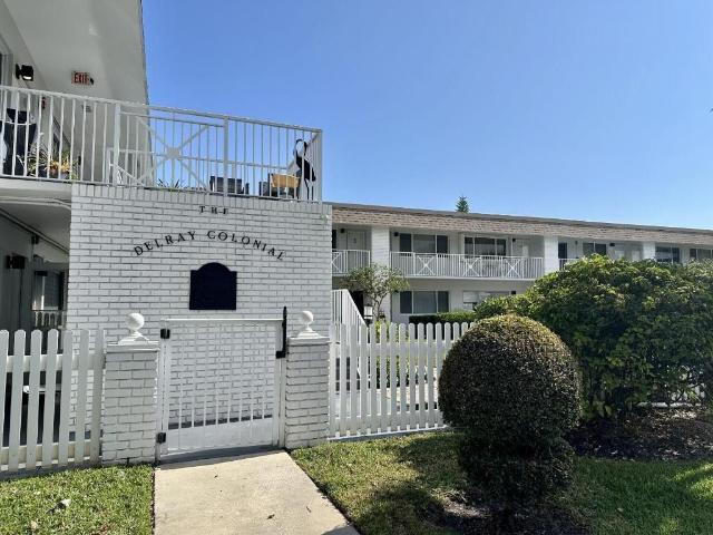 Luxury apartment complex for rent in Delray Beach, Florida