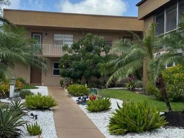 Luxury apartment complex for rent in Delray Beach, Florida
