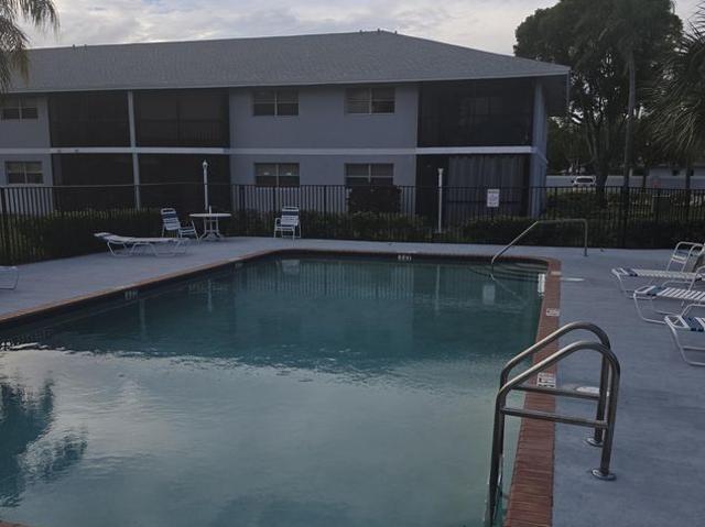 Luxury apartment complex for rent in Delray Beach, United States