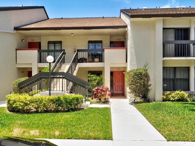 Luxury apartment complex for rent in Delray Beach, United States