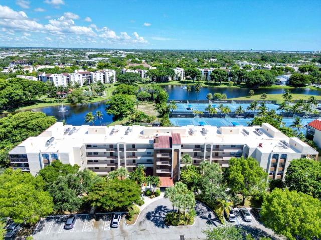 Luxury apartment complex for rent in Delray Beach, United States