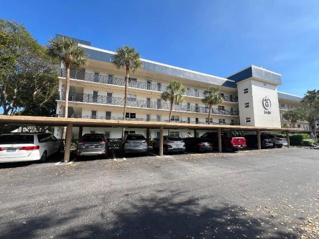 Luxury apartment complex for rent in Delray Beach, United States