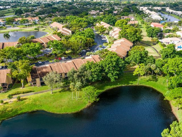 Luxury apartment complex for rent in Delray Beach, United States