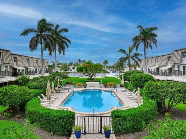Luxury apartment complex for rent in Delray Beach, United States