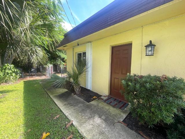 Luxury apartment complex for rent in Delray Beach, United States