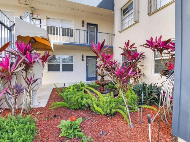 Luxury apartment complex for rent in Delray Beach, United States