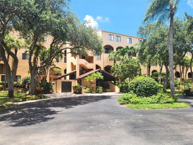 Luxury apartment complex for rent in Delray Beach, United States