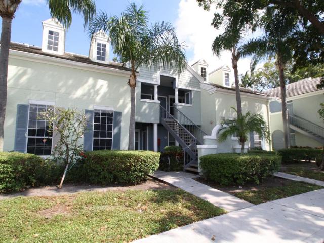 Luxury apartment complex for rent in Delray Beach, United States