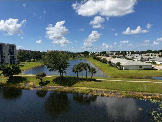 Luxury apartment complex for rent in Delray Beach, United States