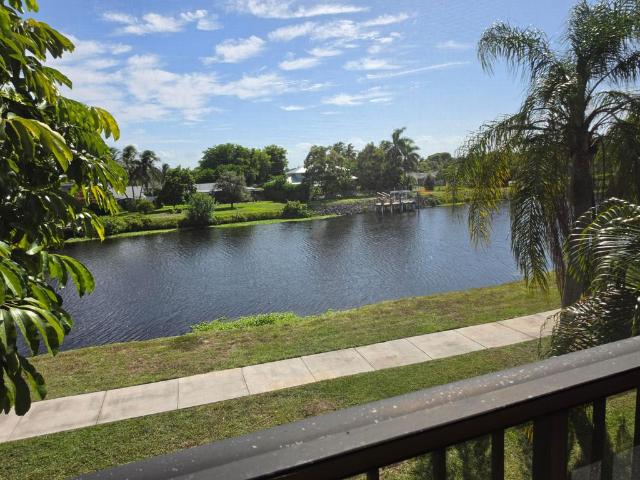 Luxury apartment complex for rent in Delray Beach, United States