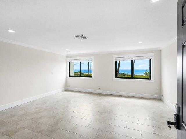 Luxury apartment complex for rent in Delray Beach, United States