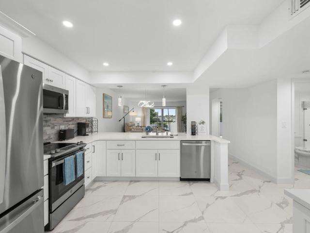 Luxury apartment complex for rent in Delray Beach, United States