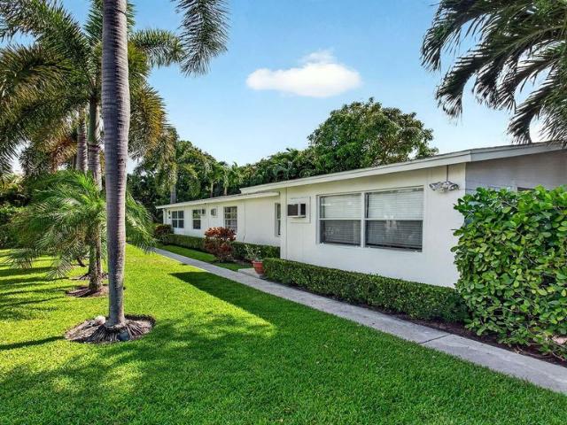 Luxury apartment complex for rent in Delray Beach, United States