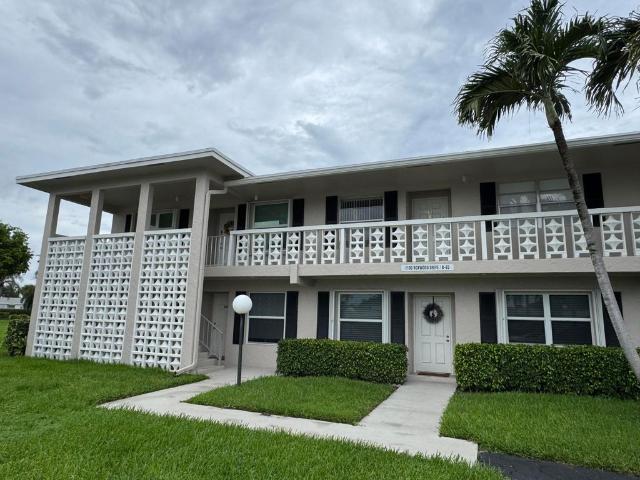 Luxury apartment complex for rent in Delray Beach, United States