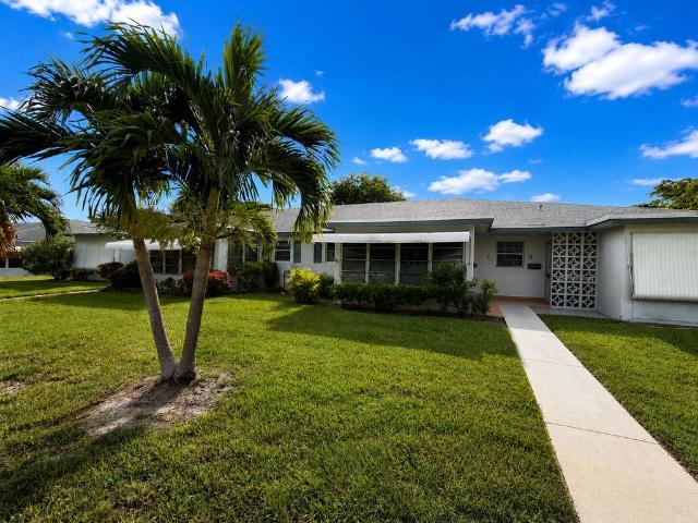 Luxury apartment complex for rent in Delray Beach, United States