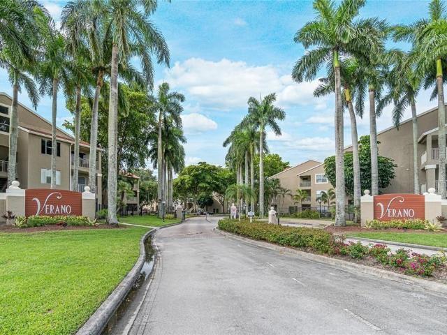 Luxury apartment complex for rent in Delray Beach, United States