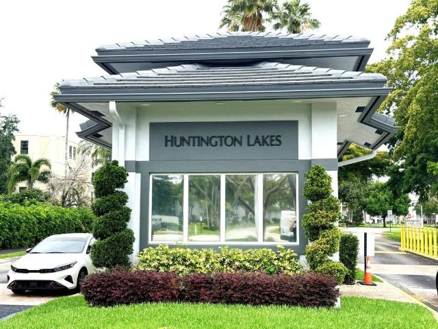 Luxury apartment complex for rent in Delray Beach, United States