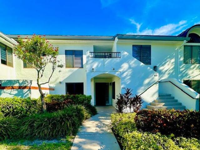 Luxury apartment complex for rent in Delray Beach, United States