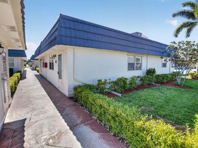 Luxury apartment complex for rent in Delray Beach, United States