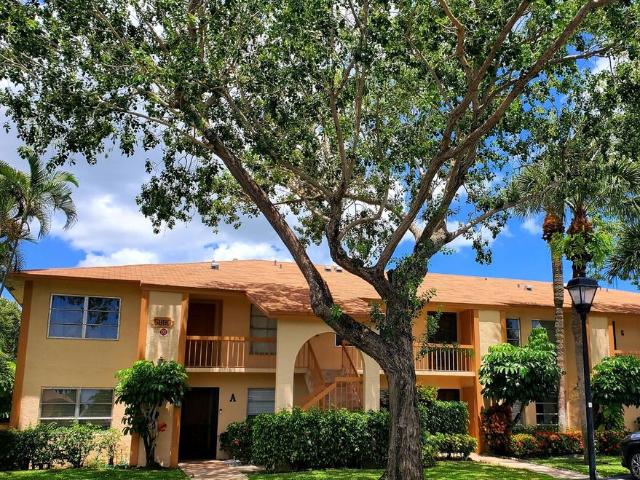 Luxury apartment complex for rent in Delray Beach, United States