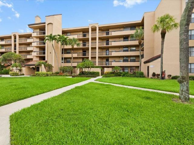 Luxury apartment complex for rent in Delray Beach, United States